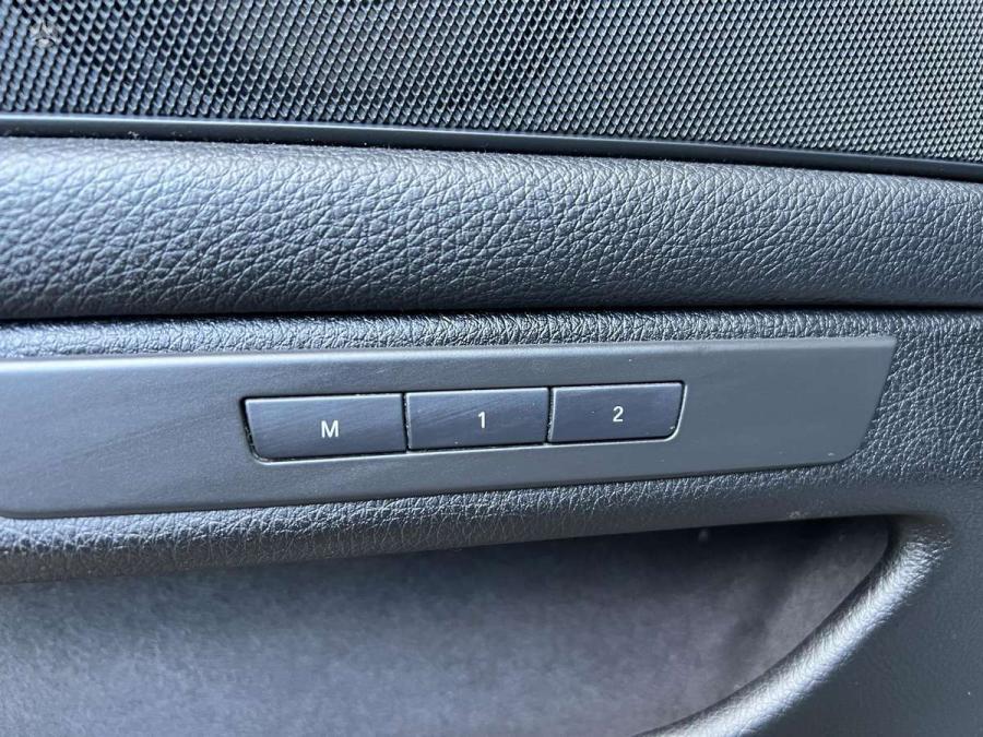 Grey BMW 520 2012 in Kaunas, with an engine capacity of 2.00 L and mileage of 321 thousand km for 8500 €, photo 16 on AUTOMOTO.COM.LV