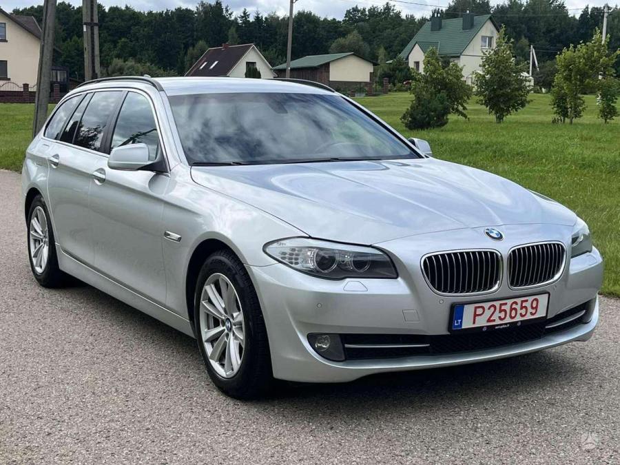 Grey BMW 520 2012 in Jonava, with an engine capacity of 2.00 L and mileage of 341 thousand km for 6900 €, photo 3 on AUTOMOTO.COM.LV
