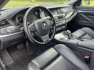 Grey BMW 520 2012 in Jonava, with an engine capacity of 2.00 L and mileage of 341 thousand km for 6900 €, photo 11 on AUTOMOTO.COM.LV