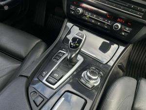 Grey BMW 520 2012 in Jonava, with an engine capacity of 2.00 L and mileage of 341 thousand km for 6900 €, photo 14 on AUTOMOTO.COM.LV
