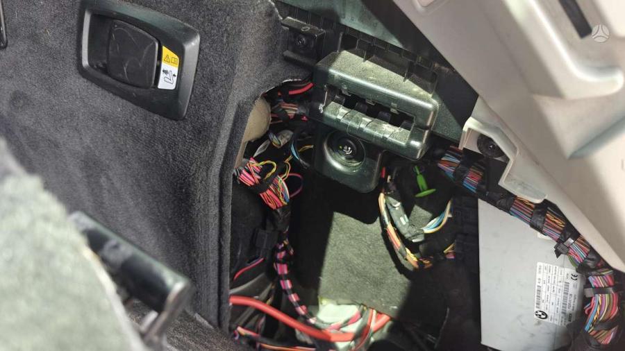 Pelēks BMW 520 2012 Kauņa, ar dzinēja tilpumu 2.00 L un nobraukumu 395 tūkst. km par 7500 €, foto 14 vietnē AUTOMOTO.COM.LV