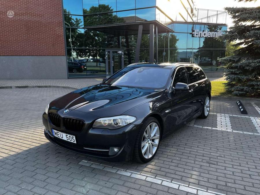 Grey BMW 520 2012 in Siauliai, with an engine capacity of 2.00 L and mileage of 340 thousand km for 7900 €, photo 4 on AUTOMOTO.COM.LV