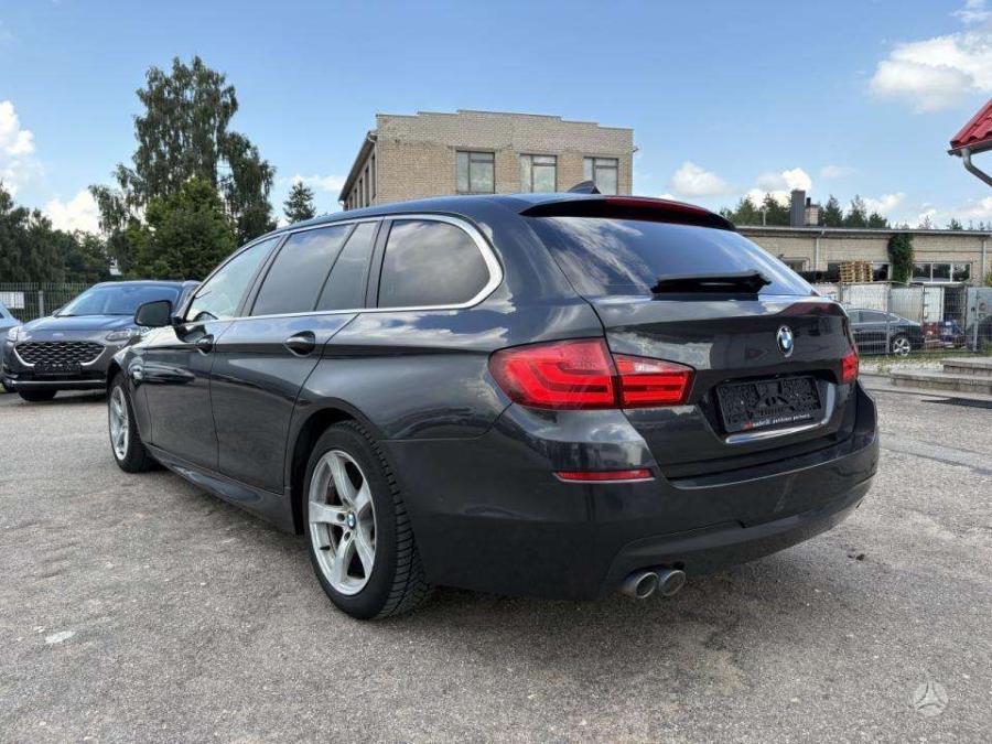Grey BMW 520 2012 in Radviliskis, with an engine capacity of 2.00 L and mileage of 340 thousand km for 6750 €, photo 5 on AUTOMOTO.COM.LV