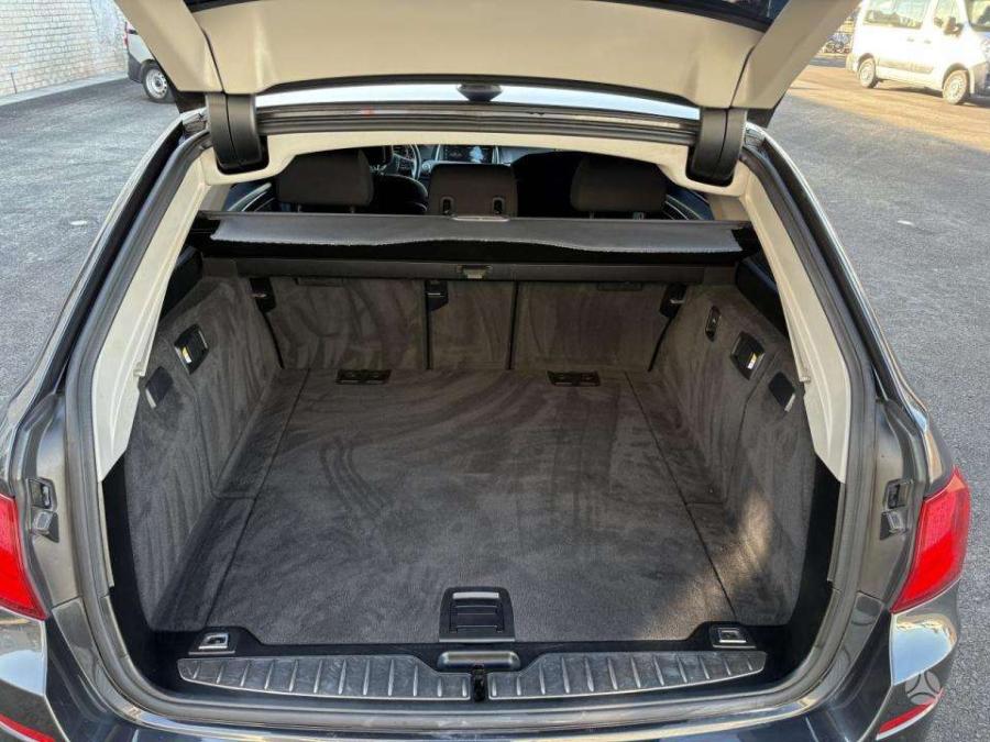Grey BMW 520 2012 in Radviliskis, with an engine capacity of 2.00 L and mileage of 340 thousand km for 6750 €, photo 12 on AUTOMOTO.COM.LV