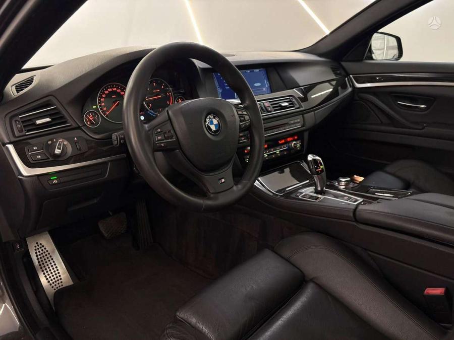 Grey BMW 520 2012 in Marijampole, with an engine capacity of 2.00 L and mileage of 312 thousand km for 9999 €, photo 3 on AUTOMOTO.COM.LV