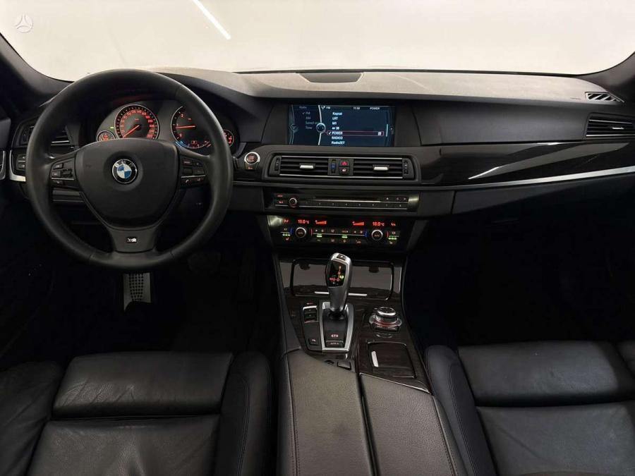 Grey BMW 520 2012 in Marijampole, with an engine capacity of 2.00 L and mileage of 312 thousand km for 9999 €, photo 13 on AUTOMOTO.COM.LV