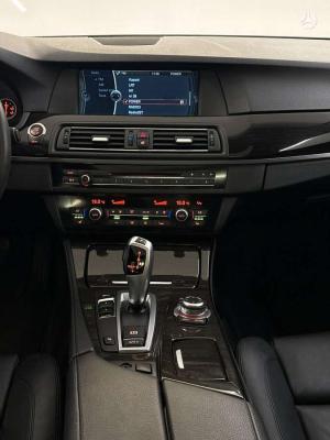 Grey BMW 520 2012 in Marijampole, with an engine capacity of 2.00 L and mileage of 312 thousand km for 9999 €, photo 14 on AUTOMOTO.COM.LV