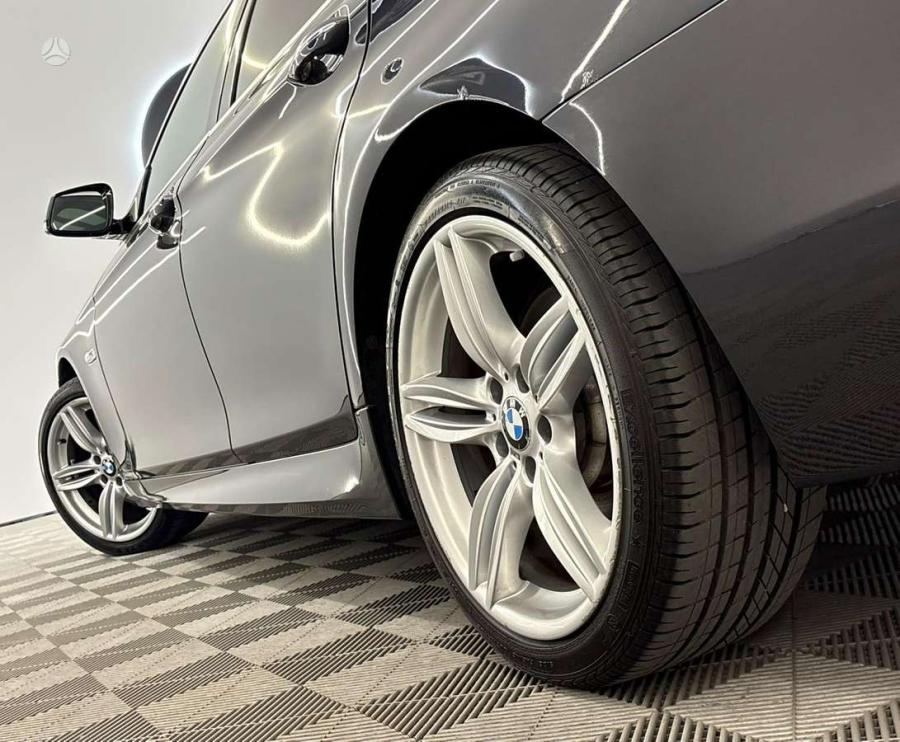 Grey BMW 520 2012 in Marijampole, with an engine capacity of 2.00 L and mileage of 312 thousand km for 9999 €, photo 18 on AUTOMOTO.COM.LV