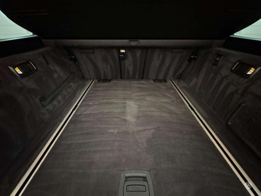 Grey BMW 520 2012 in Marijampole, with an engine capacity of 2.00 L and mileage of 312 thousand km for 9999 €, photo 28 on AUTOMOTO.COM.LV