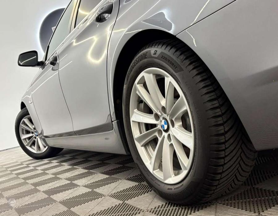 Grey BMW 520 2012 in Marijampole, with an engine capacity of 2.00 L and mileage of 218 thousand km for 8750 €, photo 26 on AUTOMOTO.COM.LV