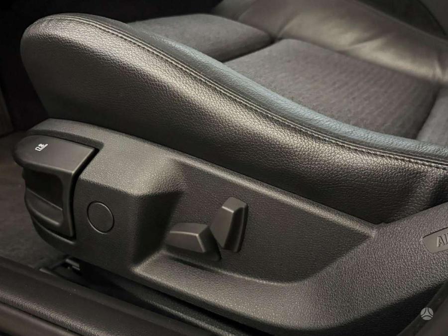 Grey BMW 520 2012 in Marijampole, with an engine capacity of 2.00 L and mileage of 218 thousand km for 8750 €, photo 28 on AUTOMOTO.COM.LV