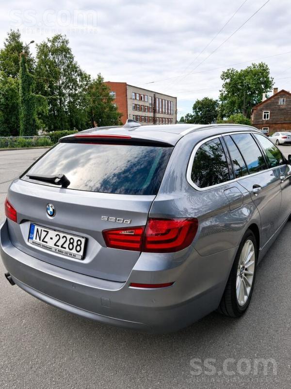 Grey BMW 520 2012 in Riga, with an engine capacity of 2.00 L and mileage of 363 thousand km for 7990 €, photo 4 on AUTOMOTO.COM.LV