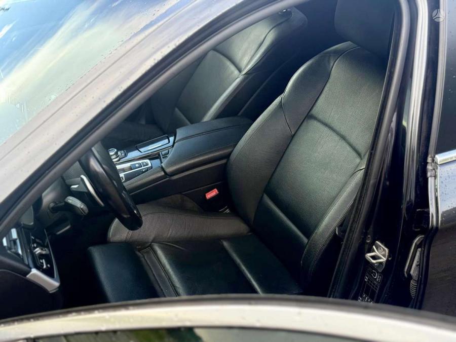 Grey BMW 520 2012 in Kaunas, with an engine capacity of 2.00 L and mileage of 314 thousand km for 8400 €, photo 12 on AUTOMOTO.COM.LV