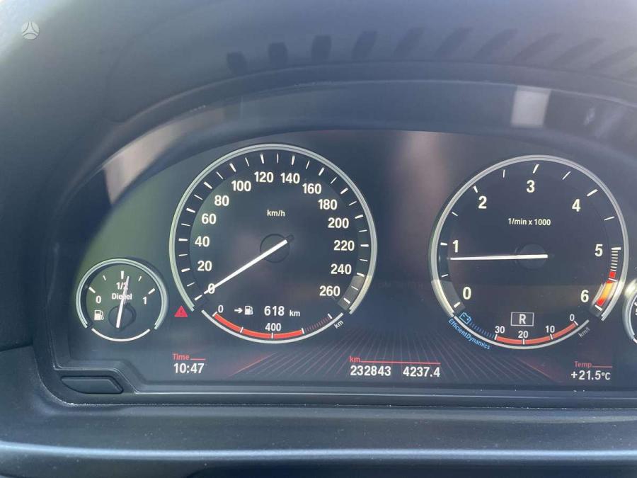 Grey BMW 520 2012 in Sakiai, with an engine capacity of 2.00 L and mileage of 232 thousand km for 8900 €, photo 7 on AUTOMOTO.COM.LV