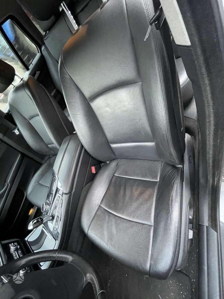 Grey BMW 520 2013 in Marijampole, with an engine capacity of 2.00 L and mileage of 284 thousand km for 5850 €, photo 10 on AUTOMOTO.COM.LV