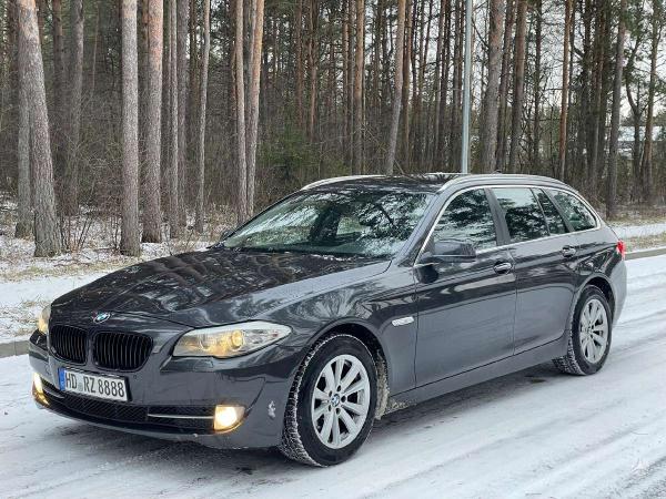 Grey BMW 520 2013 in Varena, with an engine capacity of 2.00 L and mileage of 323 thousand km for 7500 €, photo 2 on AUTOMOTO.COM.LV