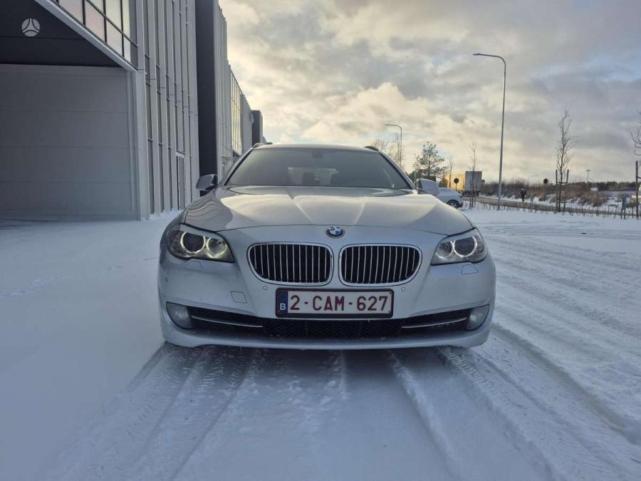 Grey BMW 520 2013 in Vilnius, with an engine capacity of 2.00 L and mileage of 260 thousand km for 7250 €, photo 5 on AUTOMOTO.COM.LV