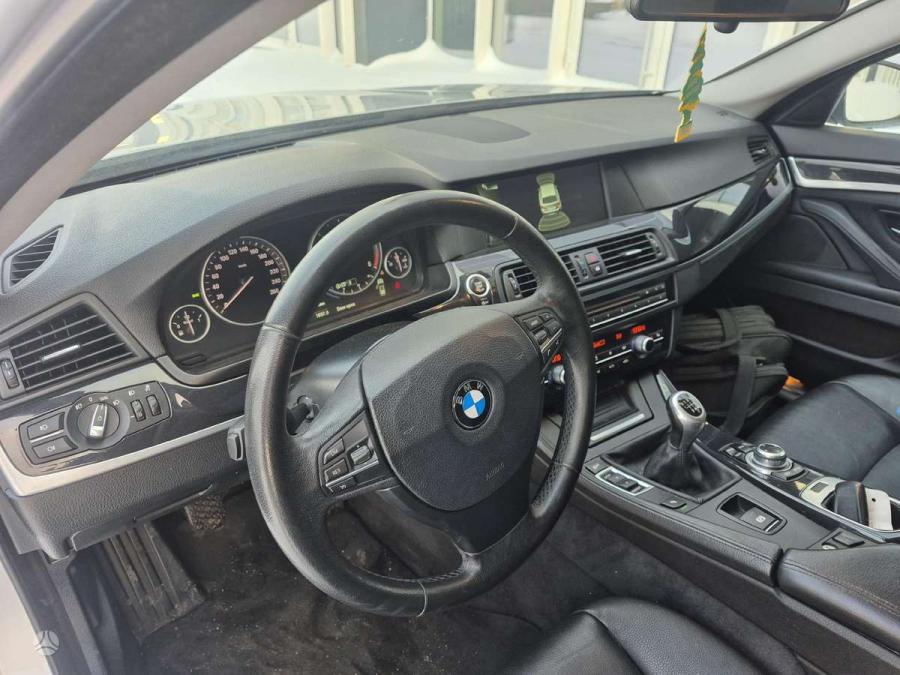 Grey BMW 520 2013 in Vilnius, with an engine capacity of 2.00 L and mileage of 260 thousand km for 7250 €, photo 8 on AUTOMOTO.COM.LV