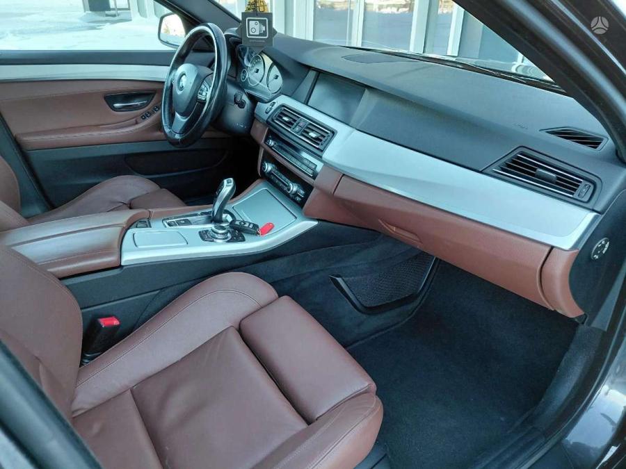 Grey BMW 520 2013 in Vilnius, with an engine capacity of 2.00 L and mileage of 296 thousand km for 9500 €, photo 13 on AUTOMOTO.COM.LV