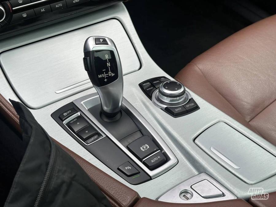Grey BMW 520 2013 in Vilnius, with an engine capacity of 2.00 L and mileage of 389 thousand km for 8500 €, photo 14 on AUTOMOTO.COM.LV