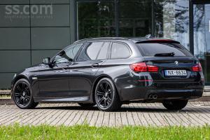 Grey BMW 520 2013 in Tukums, with an engine capacity of 2.00 L and mileage of 216 thousand km for 8590 €, photo 4 on AUTOMOTO.COM.LV