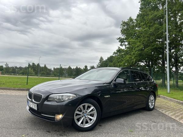 Grey BMW 520 2013 in Valmiera, with an engine capacity of 2.00 L and mileage of 284 thousand km for 7850 €, photo 2 on AUTOMOTO.COM.LV