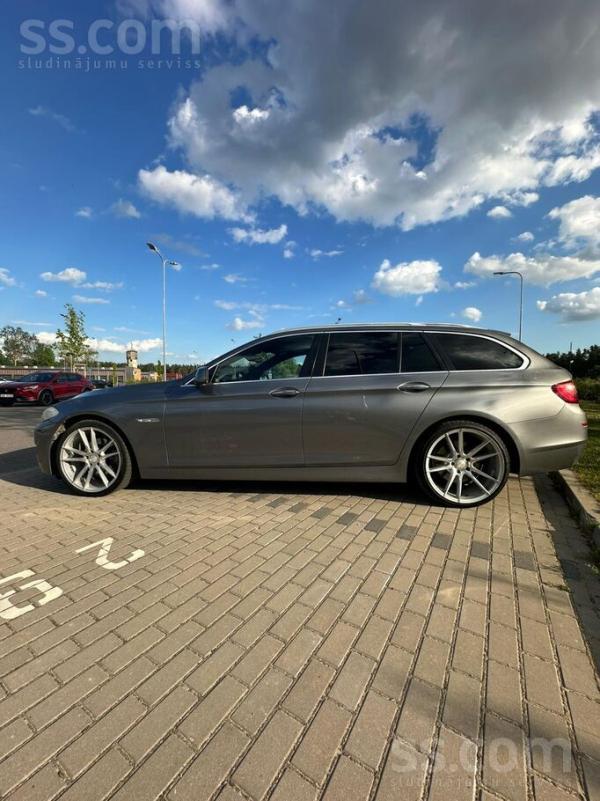 Grey BMW 520 2013 in Riga, with an engine capacity of 2.00 L and mileage of 328 thousand km for 8900 €, photo 2 on AUTOMOTO.COM.LV