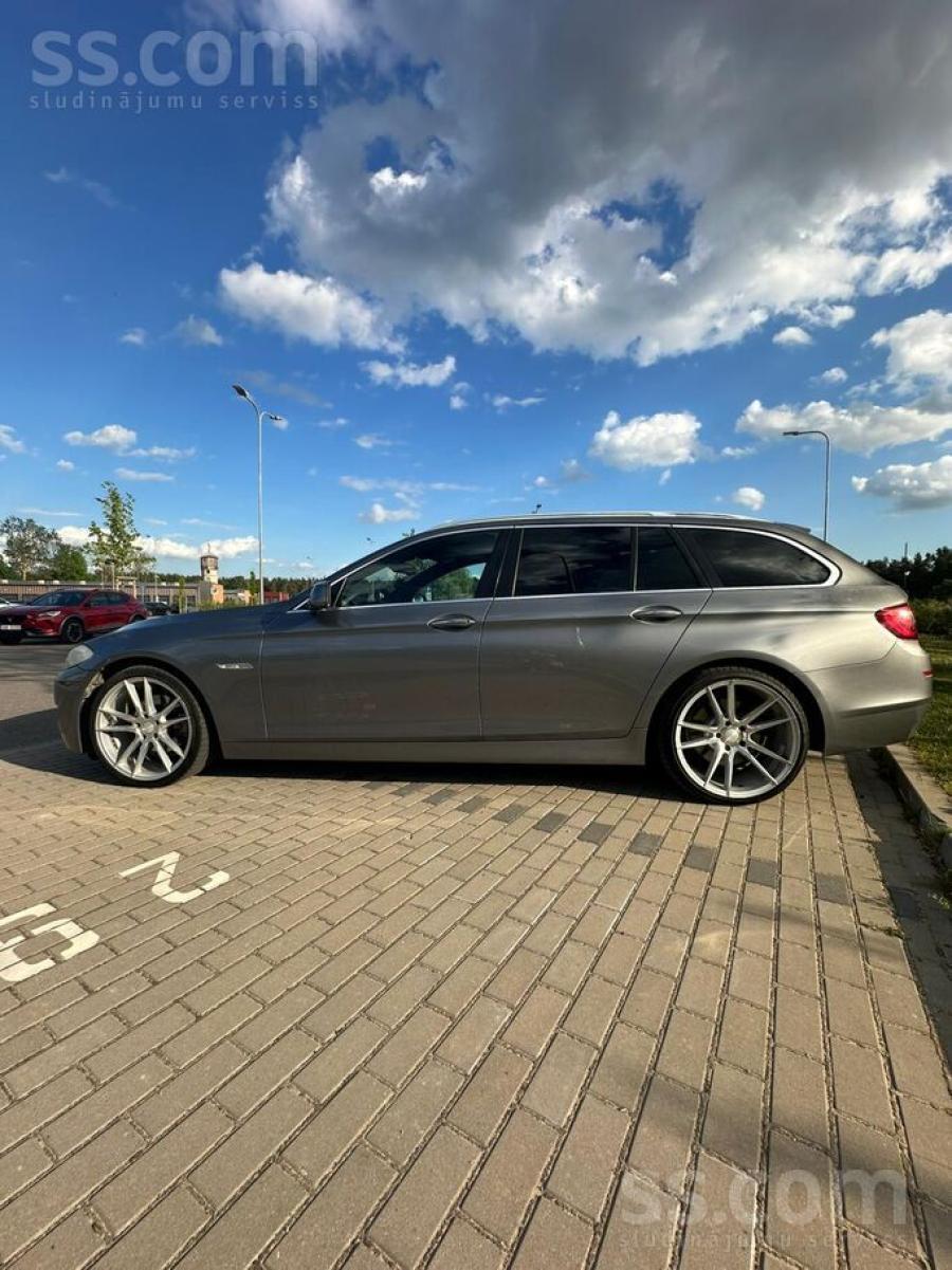 Grey BMW 520 2013 in Riga, with an engine capacity of 2.00 L and mileage of 328 thousand km for 8900 €, photo 3 on AUTOMOTO.COM.LV