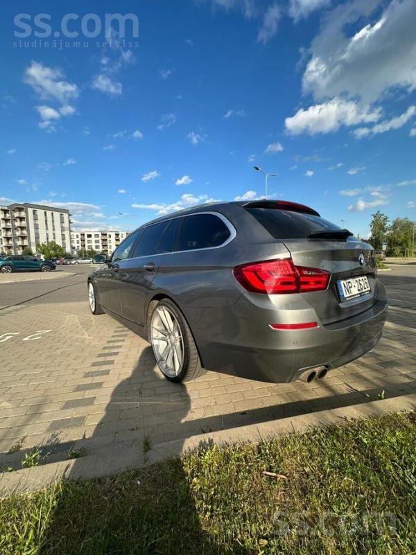 Grey BMW 520 2013 in Riga, with an engine capacity of 2.00 L and mileage of 328 thousand km for 8900 €, photo 3 on AUTOMOTO.COM.LV