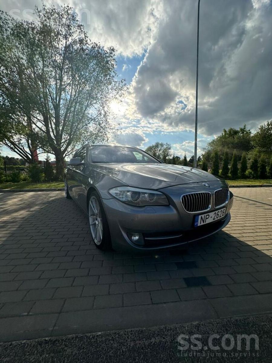 Grey BMW 520 2013 in Riga, with an engine capacity of 2.00 L and mileage of 328 thousand km for 8900 €, photo 7 on AUTOMOTO.COM.LV