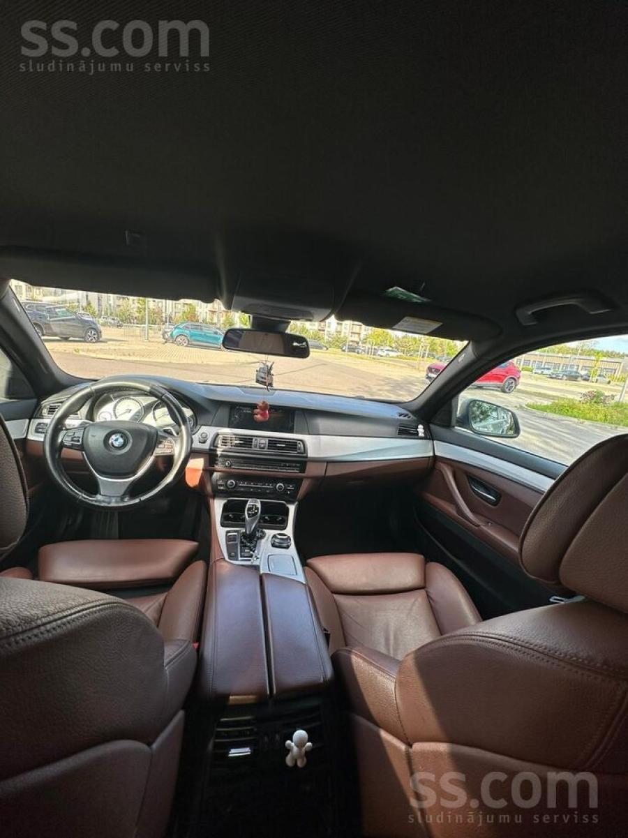 Grey BMW 520 2013 in Riga, with an engine capacity of 2.00 L and mileage of 328 thousand km for 8900 €, photo 9 on AUTOMOTO.COM.LV