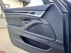Grey BMW 520 2013 in Kaunas, with an engine capacity of 2.00 L and mileage of 288 thousand km for 8200 €, photo 11 on AUTOMOTO.COM.LV