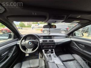 Grey BMW 520 2013 in Riga, with an engine capacity of 2.00 L and mileage of 329 thousand km for 8990 €, photo 12 on AUTOMOTO.COM.LV