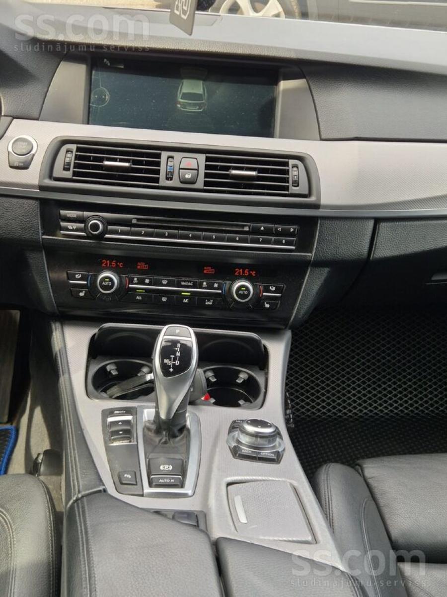 Grey BMW 520 2013 in Riga, with an engine capacity of 2.00 L and mileage of 329 thousand km for 8990 €, photo 13 on AUTOMOTO.COM.LV