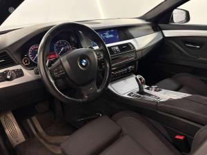 Grey BMW 520 2013 in Marijampole, with an engine capacity of 2.00 L and mileage of 306 thousand km for 8950 €, photo 3 on AUTOMOTO.COM.LV