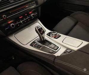 Grey BMW 520 2013 in Marijampole, with an engine capacity of 2.00 L and mileage of 306 thousand km for 8950 €, photo 10 on AUTOMOTO.COM.LV