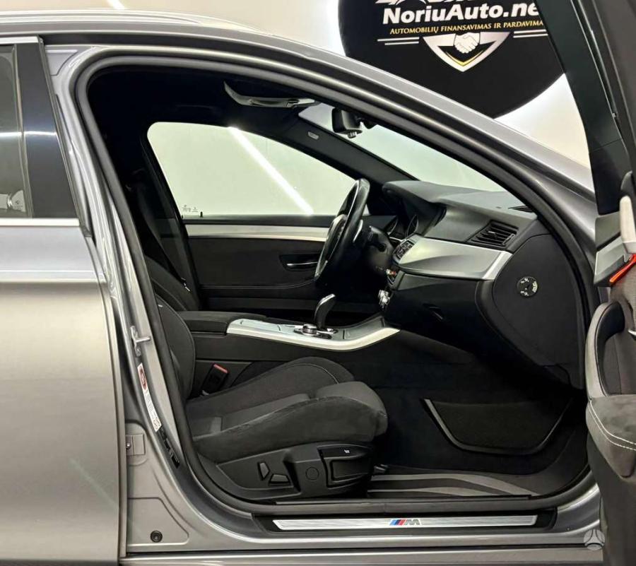 Grey BMW 520 2013 in Marijampole, with an engine capacity of 2.00 L and mileage of 306 thousand km for 8950 €, photo 14 on AUTOMOTO.COM.LV