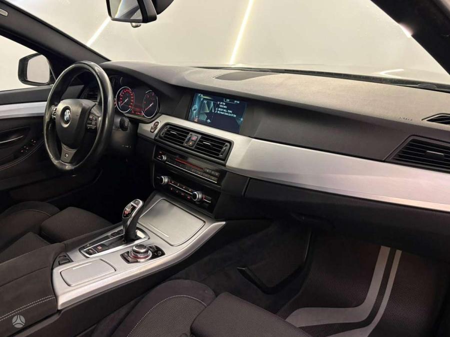 Grey BMW 520 2013 in Marijampole, with an engine capacity of 2.00 L and mileage of 306 thousand km for 8950 €, photo 15 on AUTOMOTO.COM.LV