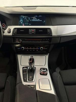 Grey BMW 520 2013 in Marijampole, with an engine capacity of 2.00 L and mileage of 306 thousand km for 8950 €, photo 16 on AUTOMOTO.COM.LV