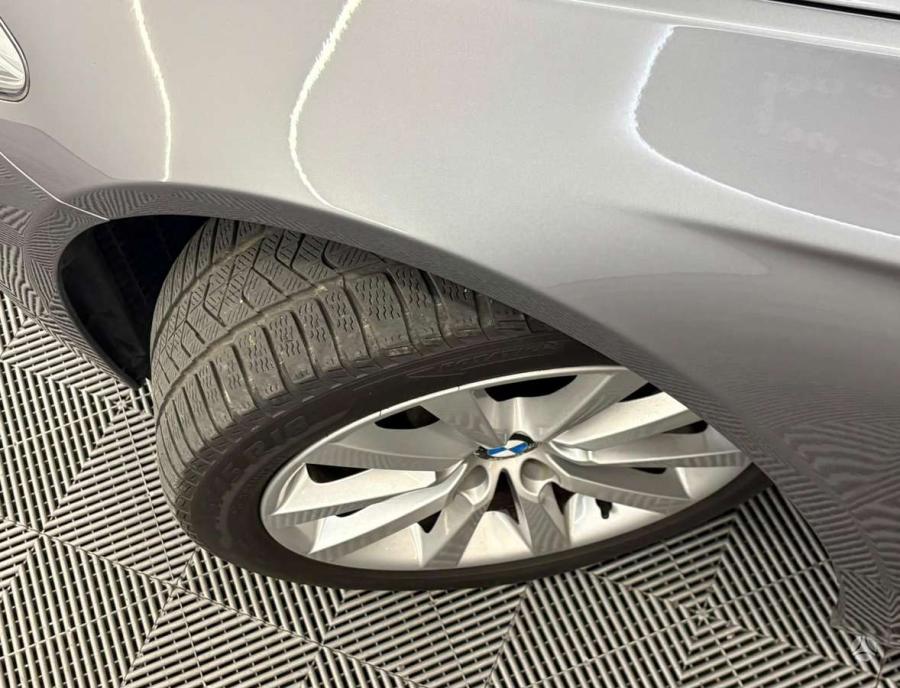Grey BMW 520 2013 in Marijampole, with an engine capacity of 2.00 L and mileage of 306 thousand km for 8950 €, photo 22 on AUTOMOTO.COM.LV