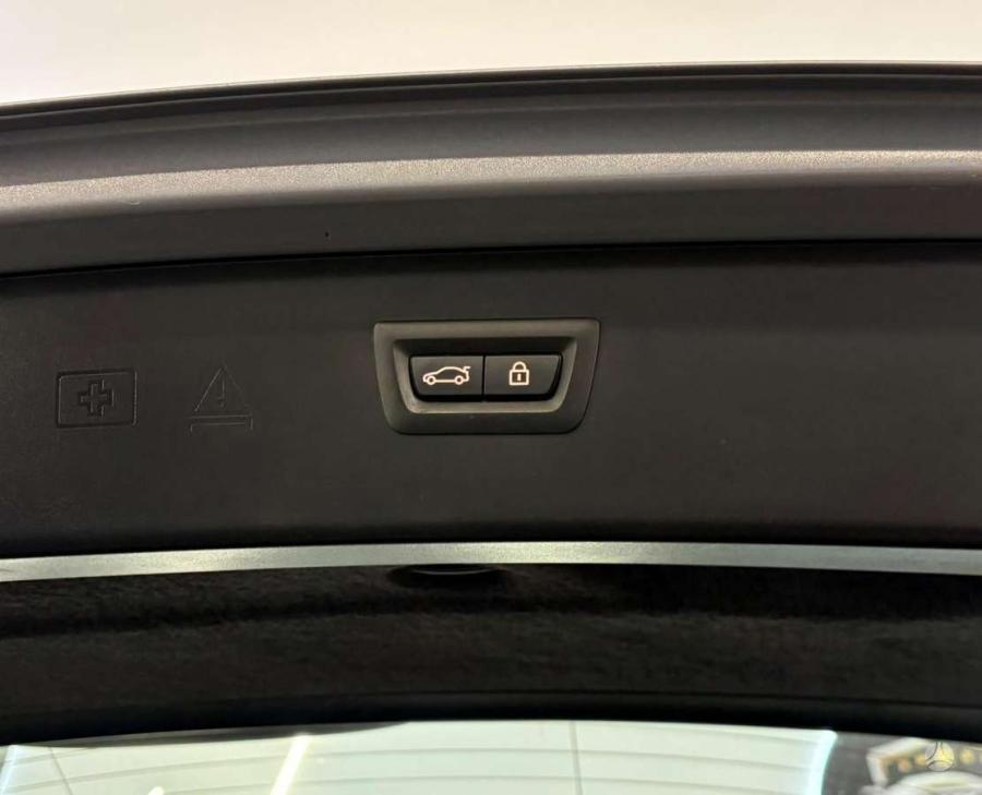 Grey BMW 520 2013 in Marijampole, with an engine capacity of 2.00 L and mileage of 306 thousand km for 8950 €, photo 27 on AUTOMOTO.COM.LV