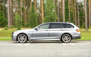 Grey BMW 520 2013 in Riga, with an engine capacity of 2.00 L and mileage of 329 thousand km for 8990 €, photo 6 on AUTOMOTO.COM.LV