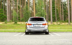 Grey BMW 520 2013 in Riga, with an engine capacity of 2.00 L and mileage of 329 thousand km for 8990 €, photo 8 on AUTOMOTO.COM.LV