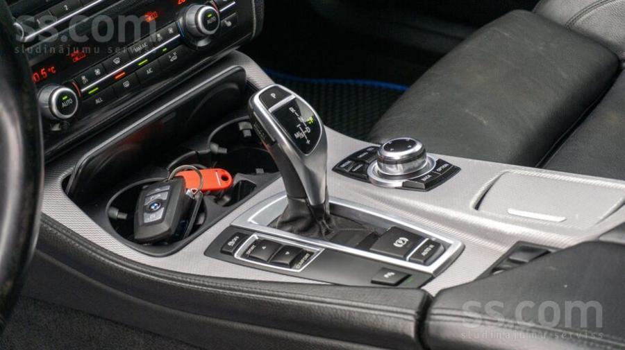Grey BMW 520 2013 in Riga, with an engine capacity of 2.00 L and mileage of 329 thousand km for 8990 €, photo 13 on AUTOMOTO.COM.LV