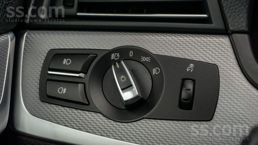 Grey BMW 520 2013 in Riga, with an engine capacity of 2.00 L and mileage of 329 thousand km for 8990 €, photo 30 on AUTOMOTO.COM.LV