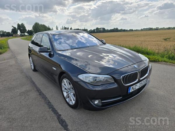 Grey BMW 520 2013 in Jelgava, with an engine capacity of 2.00 L and mileage of 292 thousand km for 10400 €, photo 1 on AUTOMOTO.COM.LV