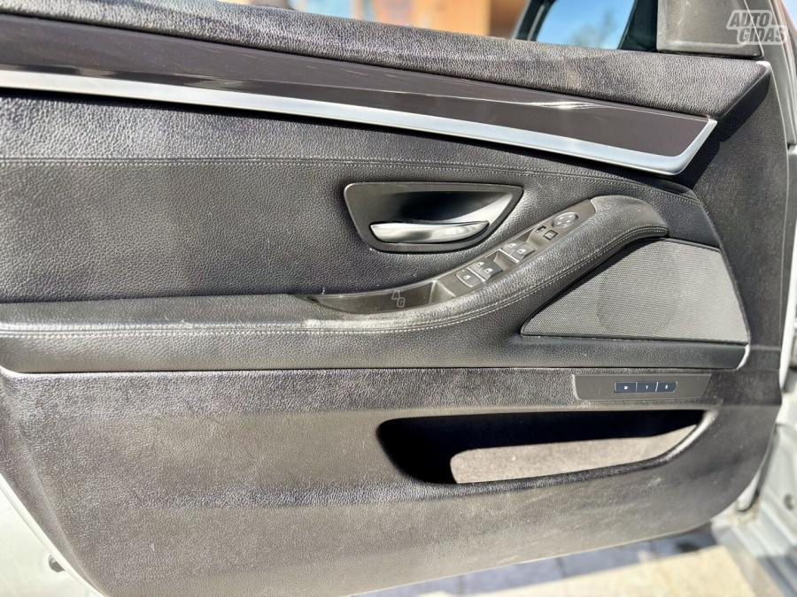 Grey BMW 520 2013 in Klaipeda, with an engine capacity of 2.00 L and mileage of 229 thousand km for 8500 €, photo 12 on AUTOMOTO.COM.LV