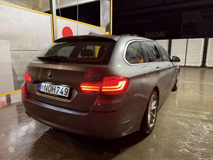 Grey BMW 520 2014 in Siauliai, with an engine capacity of 2.00 L and mileage of 243 thousand km for 9600 €, photo 5 on AUTOMOTO.COM.LV