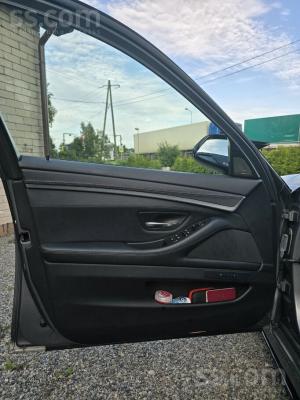 Pelēks BMW 520 2014 Bauska, ar dzinēja tilpumu 2.00 L un nobraukumu 0 tūkst. km par 8990 €, foto 7 vietnē AUTOMOTO.COM.LV