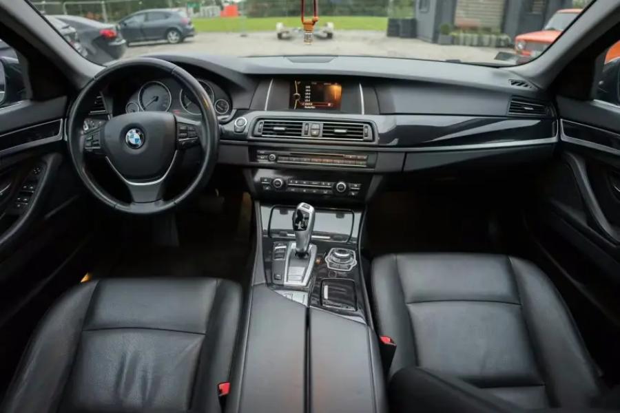 Pelēks BMW 520 2014 Liepāja, ar dzinēja tilpumu 2.00 L un nobraukumu 240 tūkst. km par 13250 €, foto 13 vietnē AUTOMOTO.COM.LV